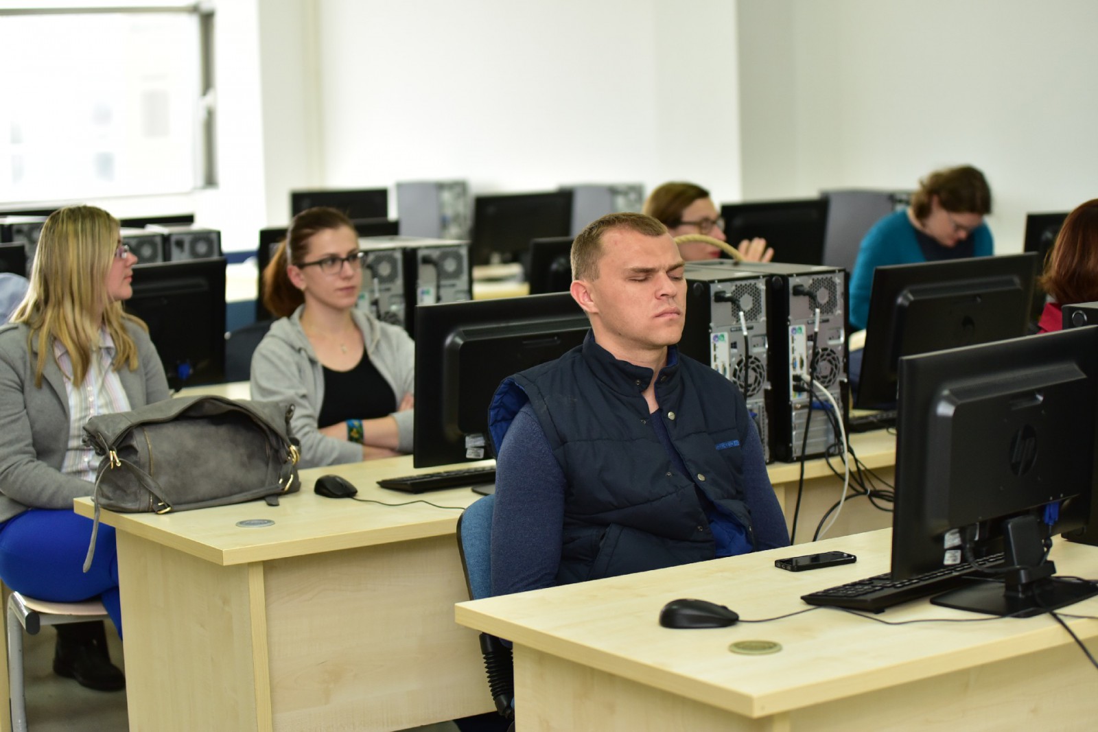Studenti Softverskog In enjeringa Sa IUS a Uspje no Primjenjuju Svoja Studenti Softverskog In enjeringa Sa IUS a Uspje no Primjenjuju Svoja